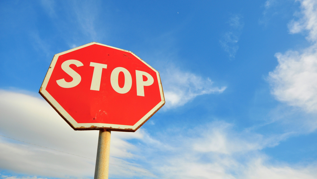 JK darbdaviai stabdo įdarbinimą - Anglija.lt