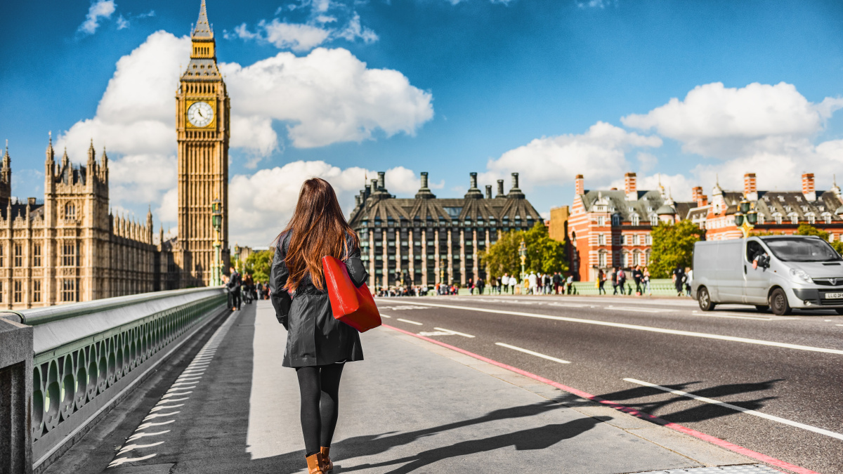 Dirbantiems Londone augs atlyginimai - Anglija.lt