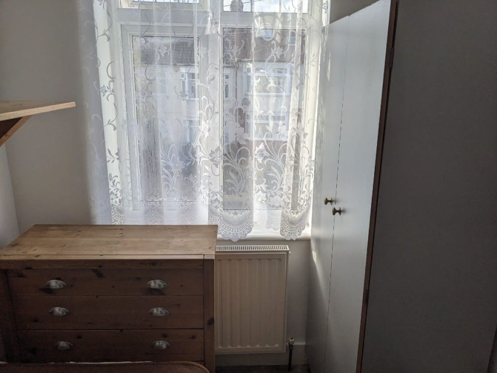 Box tipo kambarys vienam Highams Park / Walthamstow rajone, Skelbimai ...